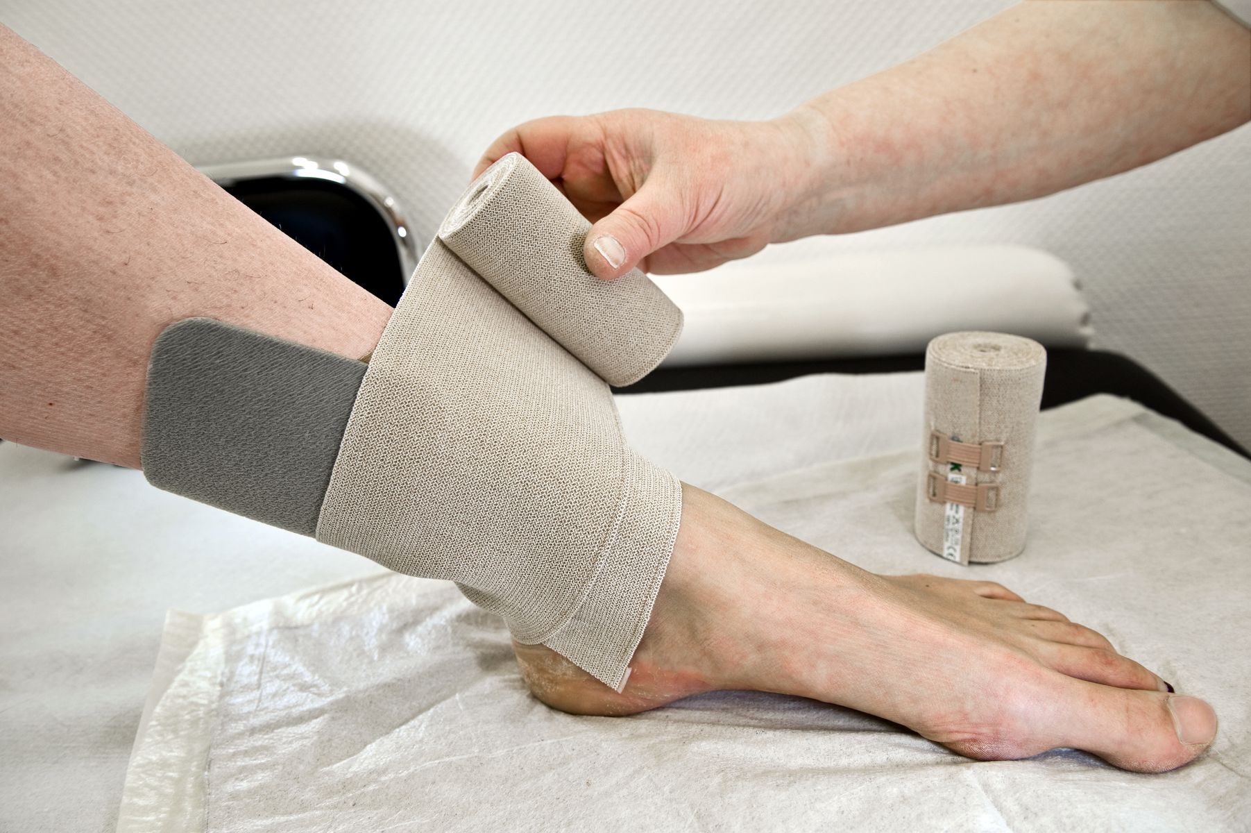 Soigner une escarre talonnière : guide complet de guérison